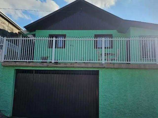 Casa / Sobrado para Venda em Caxias do Sul/RS Santa Corona 3 Quartos