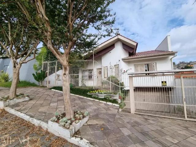 Casa / Sobrado para Venda em Caxias do Sul/RS Santa Catarina 4 Quartos
