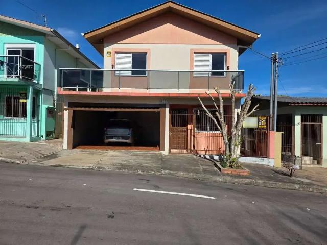 Casa / Sobrado para Venda em Caxias do Sul/RS Santa Catarina 4 Quartos