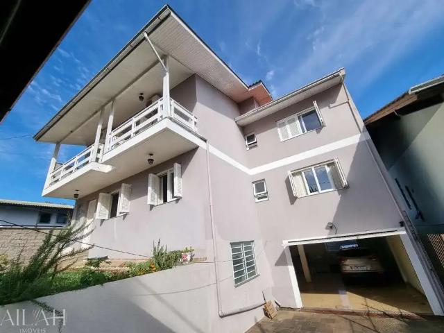 Casa / Sobrado para Venda em Caxias do Sul/RS Santa Catarina 6 Quartos
