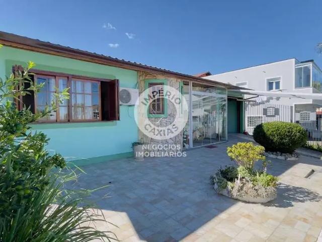 Casa / Sobrado para Venda em Caxias do Sul/RS Santa Lúcia 3 Quartos