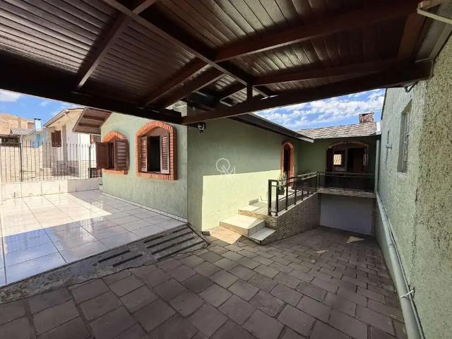 Casa / Sobrado para Venda em Caxias do Sul/RS Santa Lúcia 3 Quartos