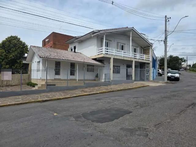 Casa / Sobrado para Venda em Caxias do Sul/RS Santa Lúcia 5 Quartos