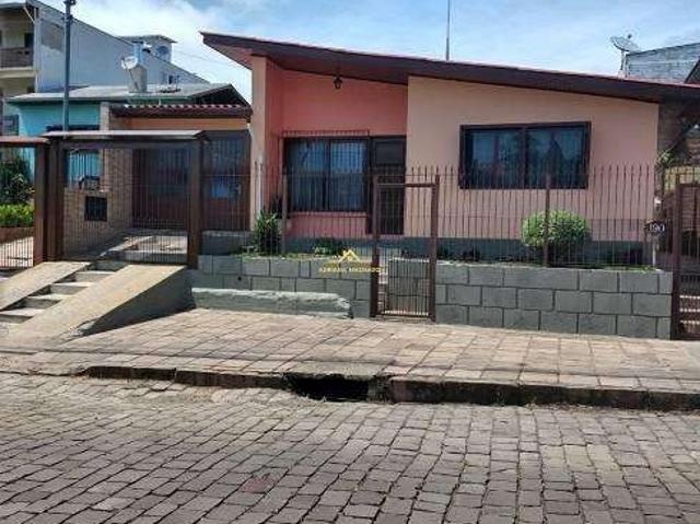 Casa / Sobrado para Venda em Caxias do Sul/RS Serrano 4 Quartos