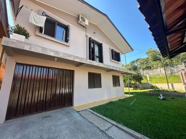 Casa / Sobrado para Venda em Caxias do Sul/RS Serrano 5 Quartos