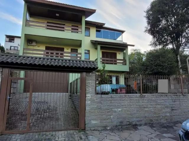 Casa / Sobrado para Venda em Caxias do Sul/RS Panazzolo 3 Quartos