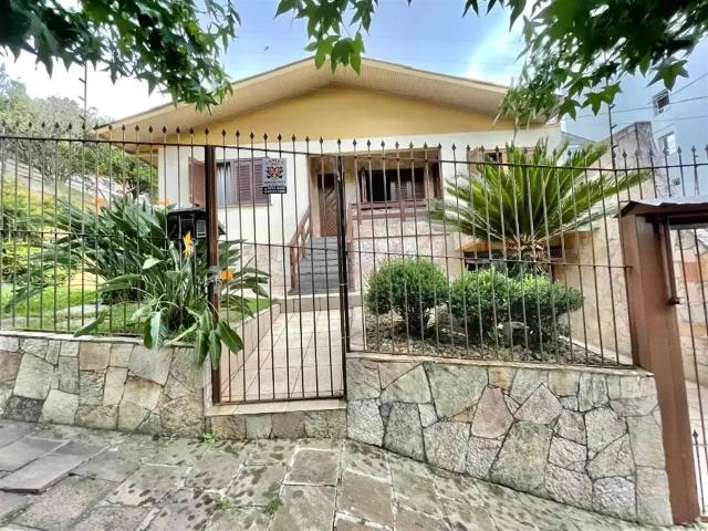 Casa / Sobrado para Venda em Caxias do Sul/RS Panazzolo 3 Quartos