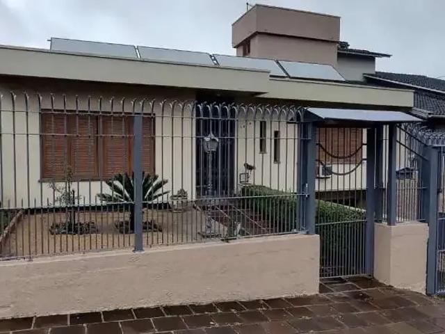 Casa / Sobrado para Venda em Caxias do Sul/RS Petrópolis 4 Quartos