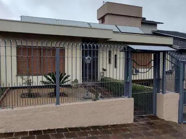 Casa / Sobrado para Venda em Caxias do Sul/RS Petrópolis 4 Quartos