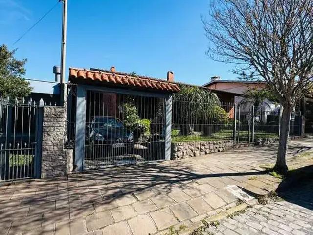 Casa / Sobrado para Venda em Caxias do Sul/RS Petrópolis 3 Quartos