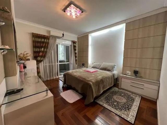 Casa / Sobrado para Venda em Caxias do Sul/RS Petrópolis 3 Quartos