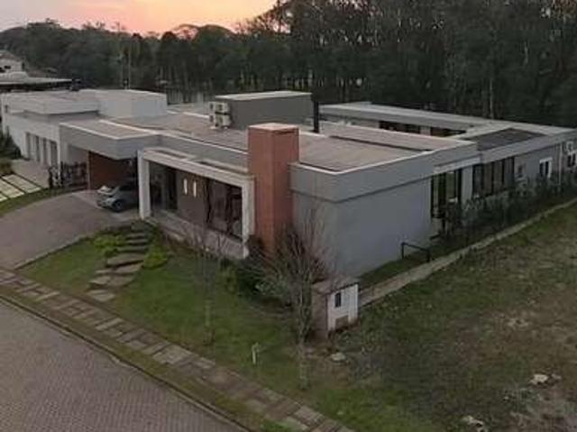 Casa / Sobrado para Venda em Caxias do Sul/RS Pedancino 3 Quartos