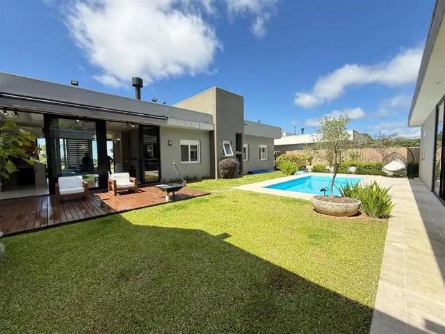 Casa / Sobrado para Venda em Caxias do Sul/RS Pedancino 5 Quartos