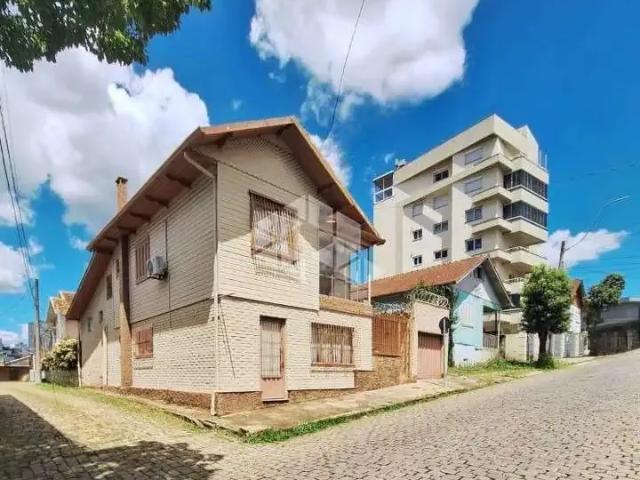 Casa / Sobrado para Venda em Caxias do Sul/RS Pio X 3 Quartos