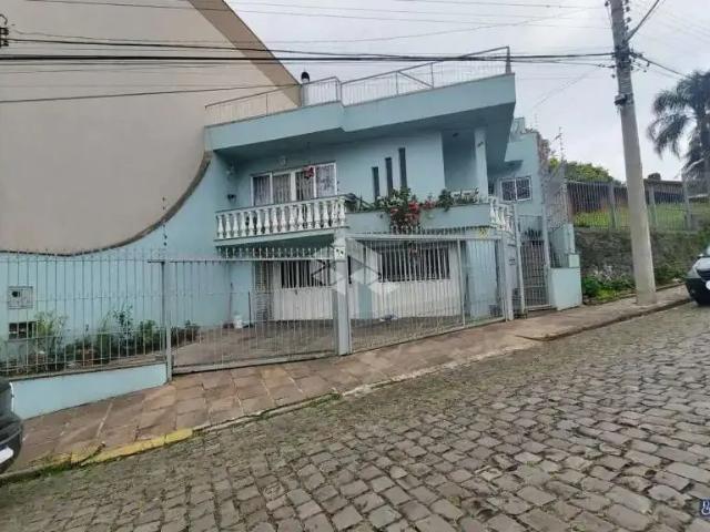 Casa / Sobrado para Venda em Caxias do Sul/RS Pio X 4 Quartos