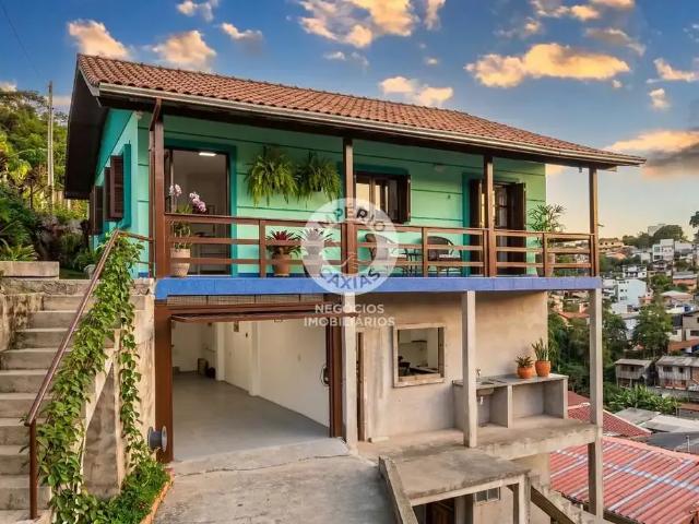 Casa / Sobrado para Venda em Caxias do Sul/RS Planalto 3 Quartos