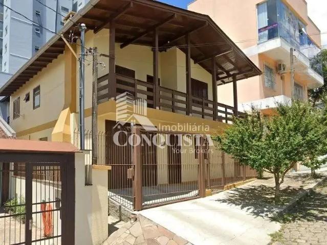 Casa / Sobrado para Venda em Caxias do Sul/RS Treviso 5 Quartos
