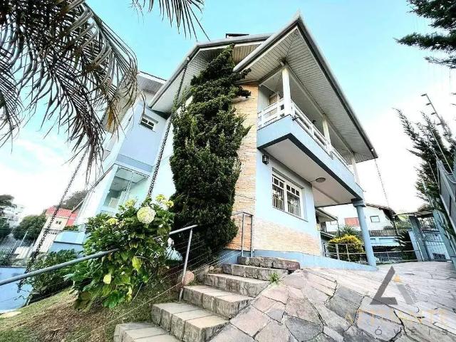 Casa / Sobrado para Venda em Caxias do Sul/RS Treviso 3 Quartos