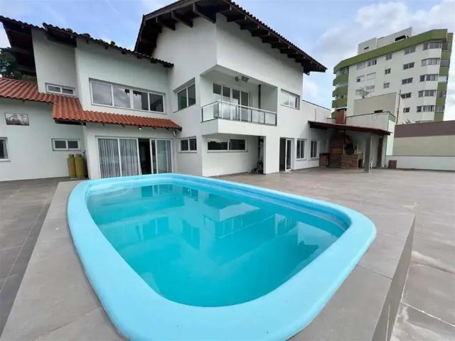 Casa / Sobrado para Venda em Caxias do Sul/RS Universitário 5 Quartos
