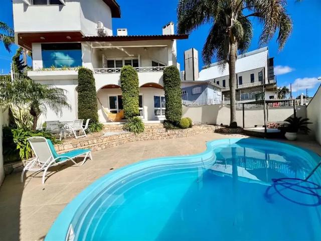 Casa / Sobrado para Venda em Caxias do Sul/RS Universitário 3 Quartos