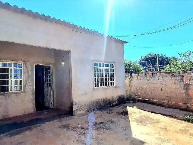 Casa / Sobrado para Venda em Ceilândia/DF Setor Habitacional Pôr Do Sol 3 Quartos