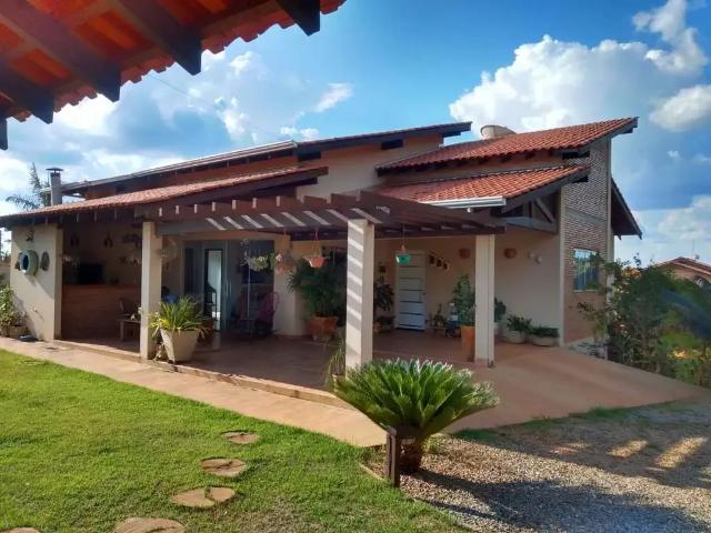 Casa / Sobrado para Venda em Chapada dos Guimarães/MT Centro 4 Quartos