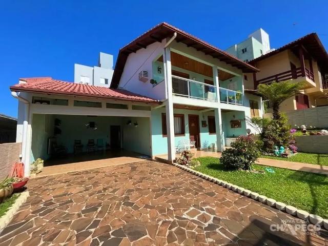 Casa / Sobrado para Venda em Chapecó/SC Centro 4 Quartos