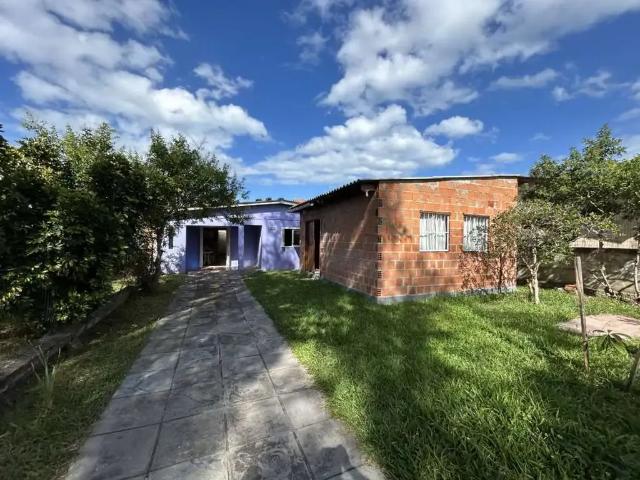 Casa / Sobrado para Venda em Cidreira/RS Nazaré 4 Quartos