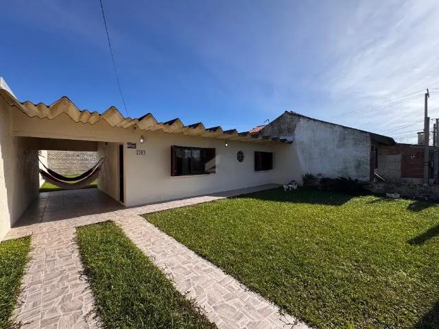 Casa / Sobrado para Venda em Cidreira/RS Nazaré 4 Quartos