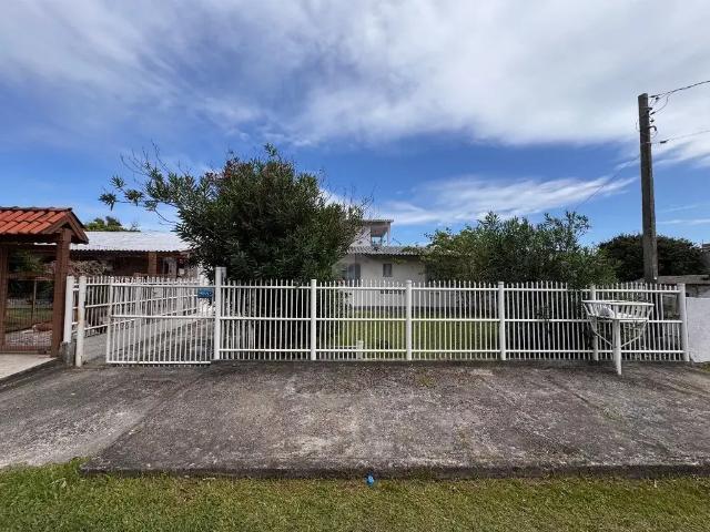 Casa / Sobrado para Venda em Cidreira/RS Nazaré 4 Quartos