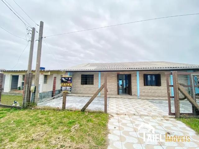 Casa / Sobrado para Venda em Cidreira/RS Nazaré 4 Quartos