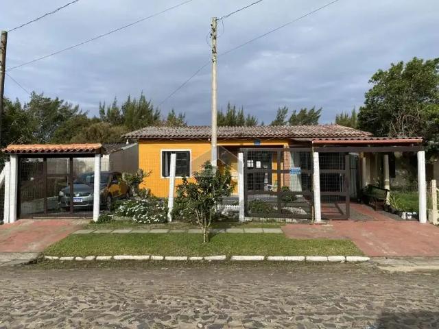 Casa / Sobrado para Venda em Cidreira/RS Nazaré 2 Quartos