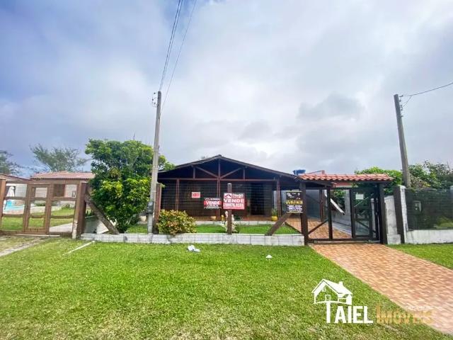 Casa / Sobrado para Venda em Cidreira/RS Nazaré 3 Quartos