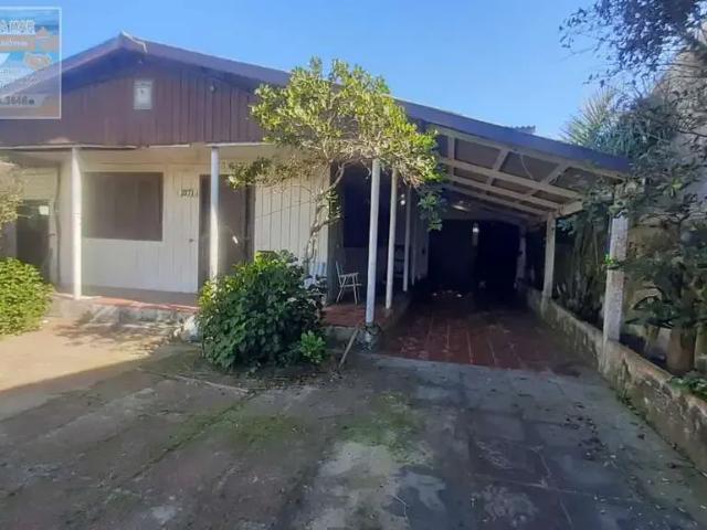 Casa / Sobrado para Venda em Cidreira/RS Centro 4 Quartos
