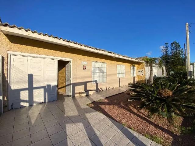Casa / Sobrado para Venda em Cidreira/RS Centro 4 Quartos