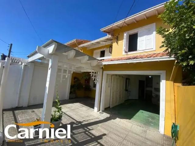 Casa / Sobrado para Venda em Cidreira/RS Centro 4 Quartos
