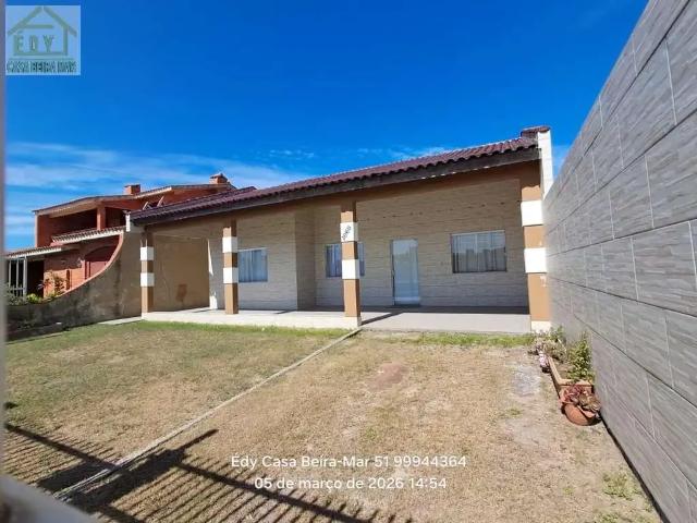 Casa / Sobrado para Venda em Cidreira/RS Centro 4 Quartos