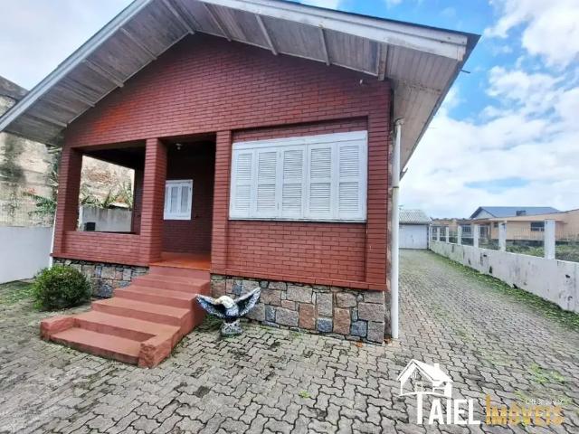 Casa / Sobrado para Venda em Cidreira/RS Centro 4 Quartos