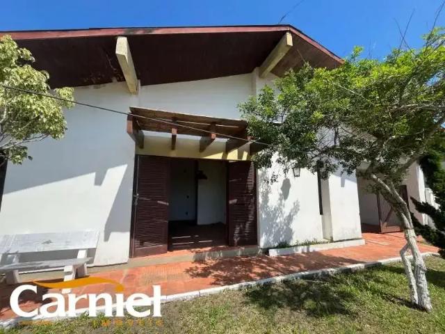 Casa / Sobrado para Venda em Cidreira/RS Centro 4 Quartos