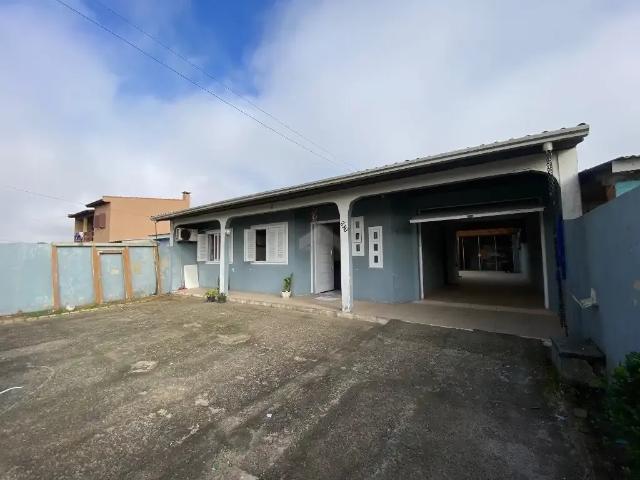 Casa / Sobrado para Venda em Cidreira/RS Centro 4 Quartos