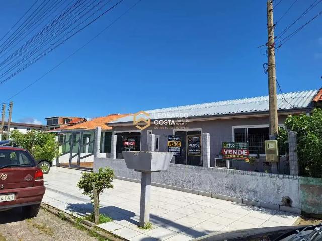 Casa / Sobrado para Venda em Cidreira/RS Centro 4 Quartos