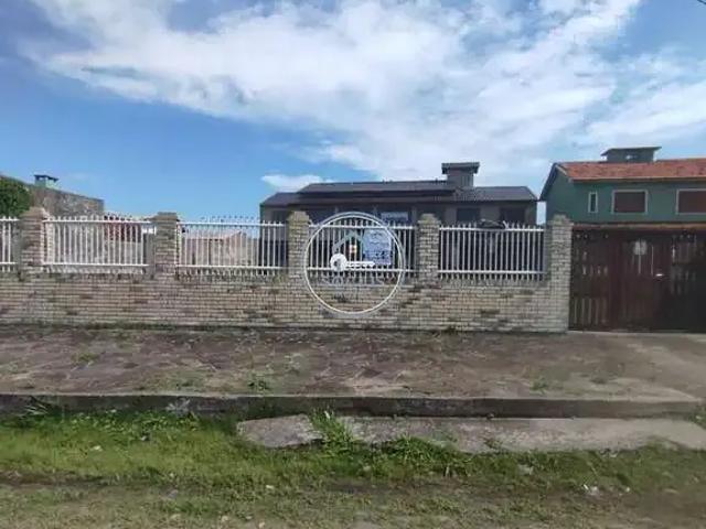 Casa / Sobrado para Venda em Cidreira/RS Centro 5 Quartos