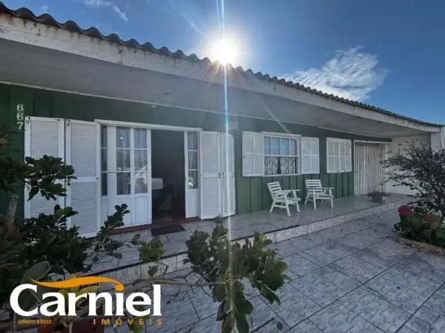 Casa / Sobrado para Venda em Cidreira/RS Centro 5 Quartos