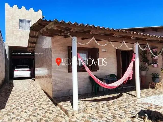 Casa / Sobrado para Venda em Cidreira/RS Centro 5 Quartos