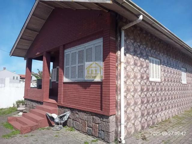 Casa / Sobrado para Venda em Cidreira/RS Centro 6 Quartos