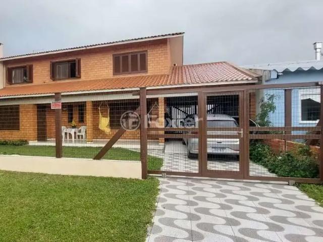 Casa / Sobrado para Venda em Cidreira/RS Centro 6 Quartos