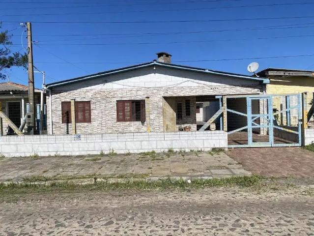 Casa / Sobrado para Venda em Cidreira/RS Centro 6 Quartos