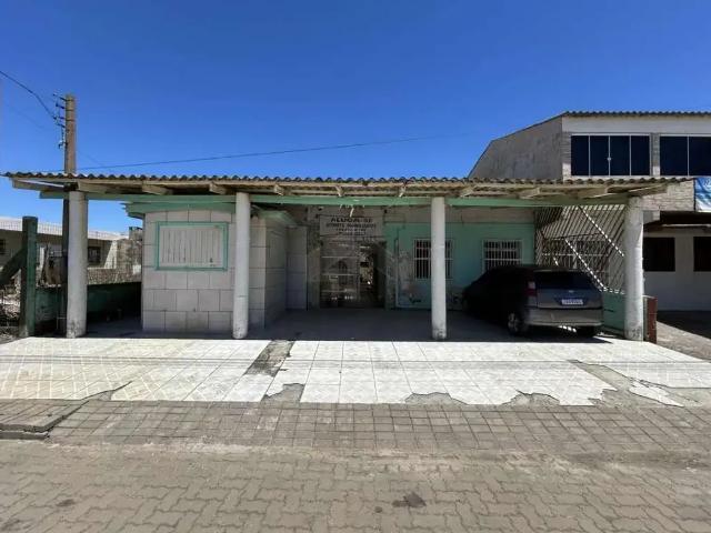 Casa / Sobrado para Venda em Cidreira/RS Centro 9 Quartos