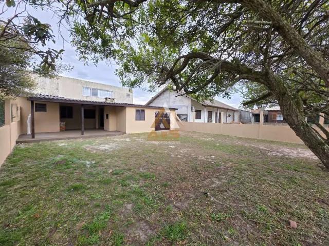 Casa / Sobrado para Venda em Cidreira/RS Centro 2 Quartos