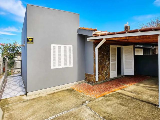 Casa / Sobrado para Venda em Cidreira/RS Centro 2 Quartos
